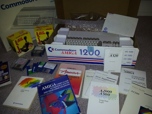Amiga 1200 unpacked - Retro Games Collector
