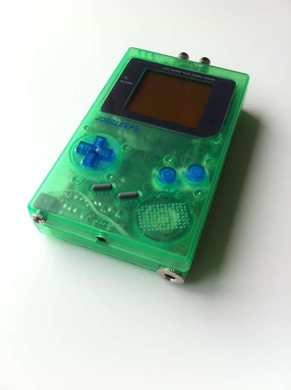 Clear green DMG - Retro Games Collector